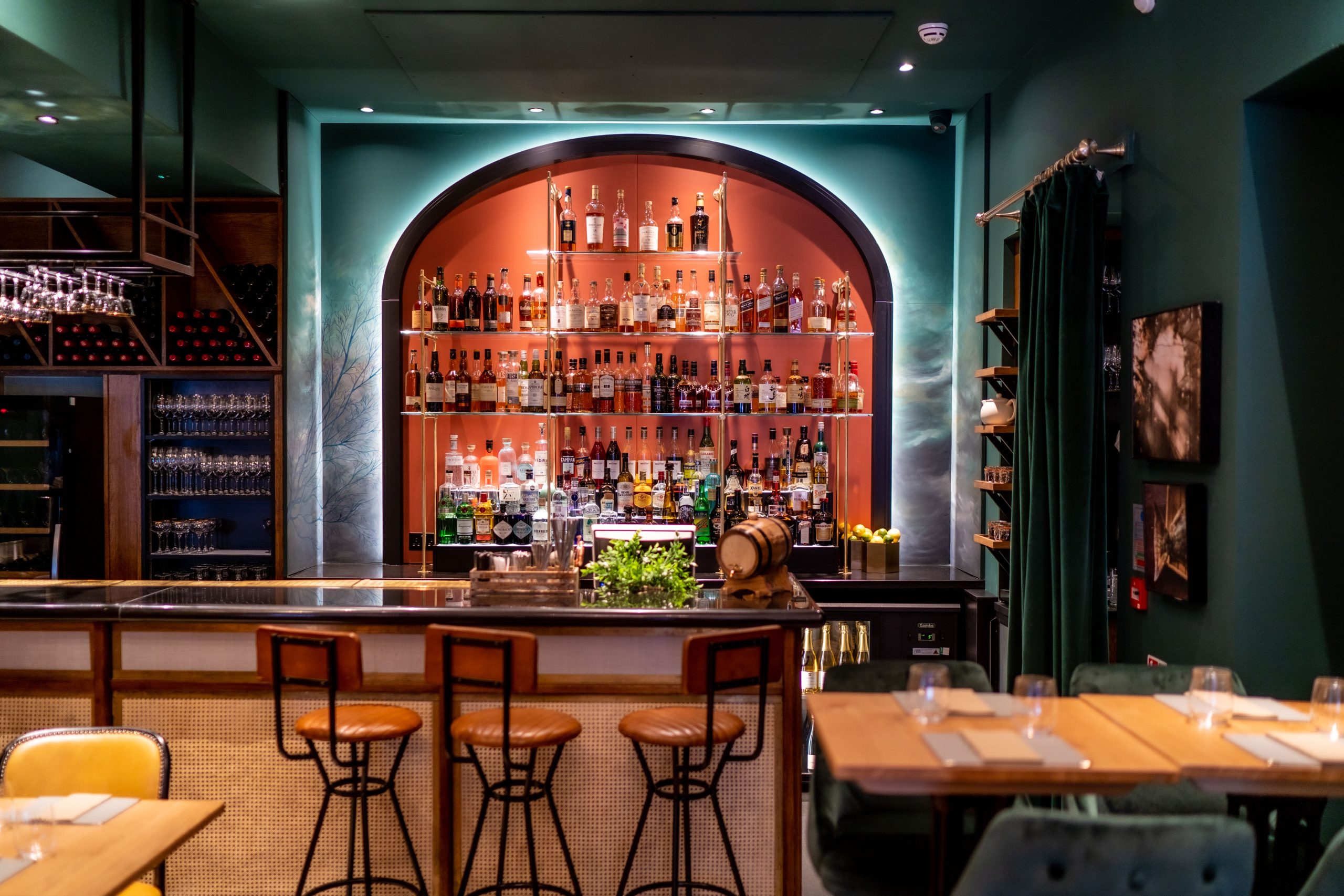 Iconic Restaurant in the Affluent Bruntsfield For Lease